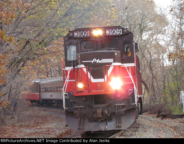 PW 3909 heading north